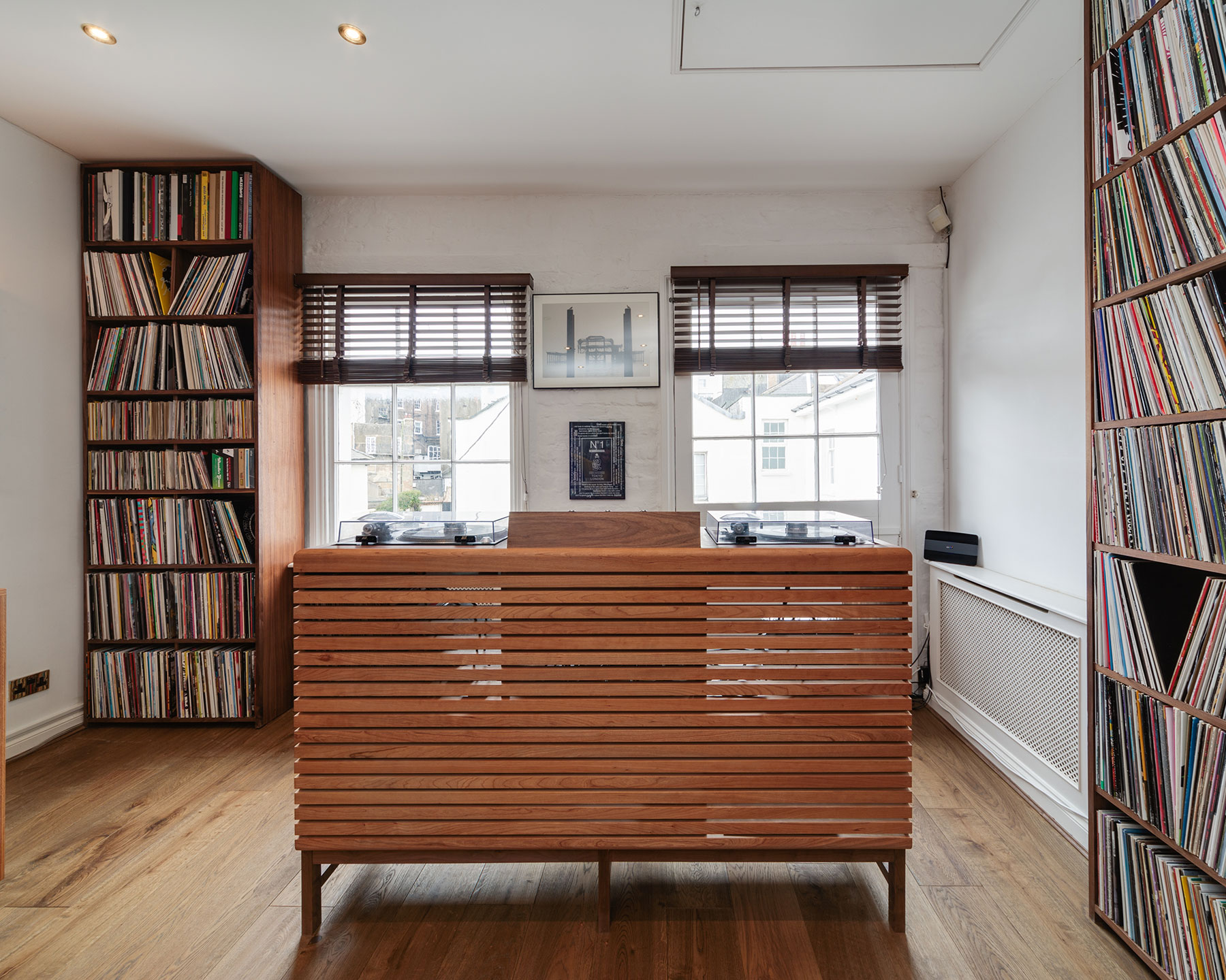 UNIT 3 - Record Decks Console