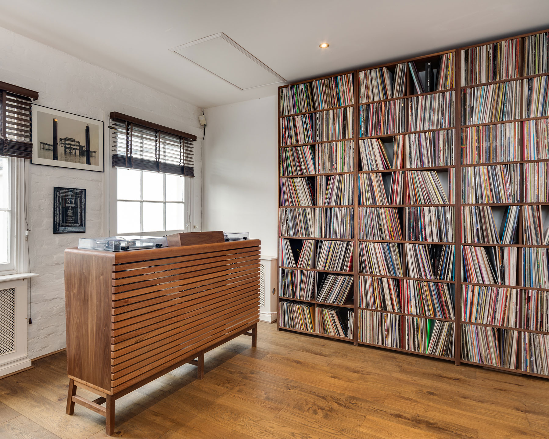 UNIT 3 - Record Decks Console