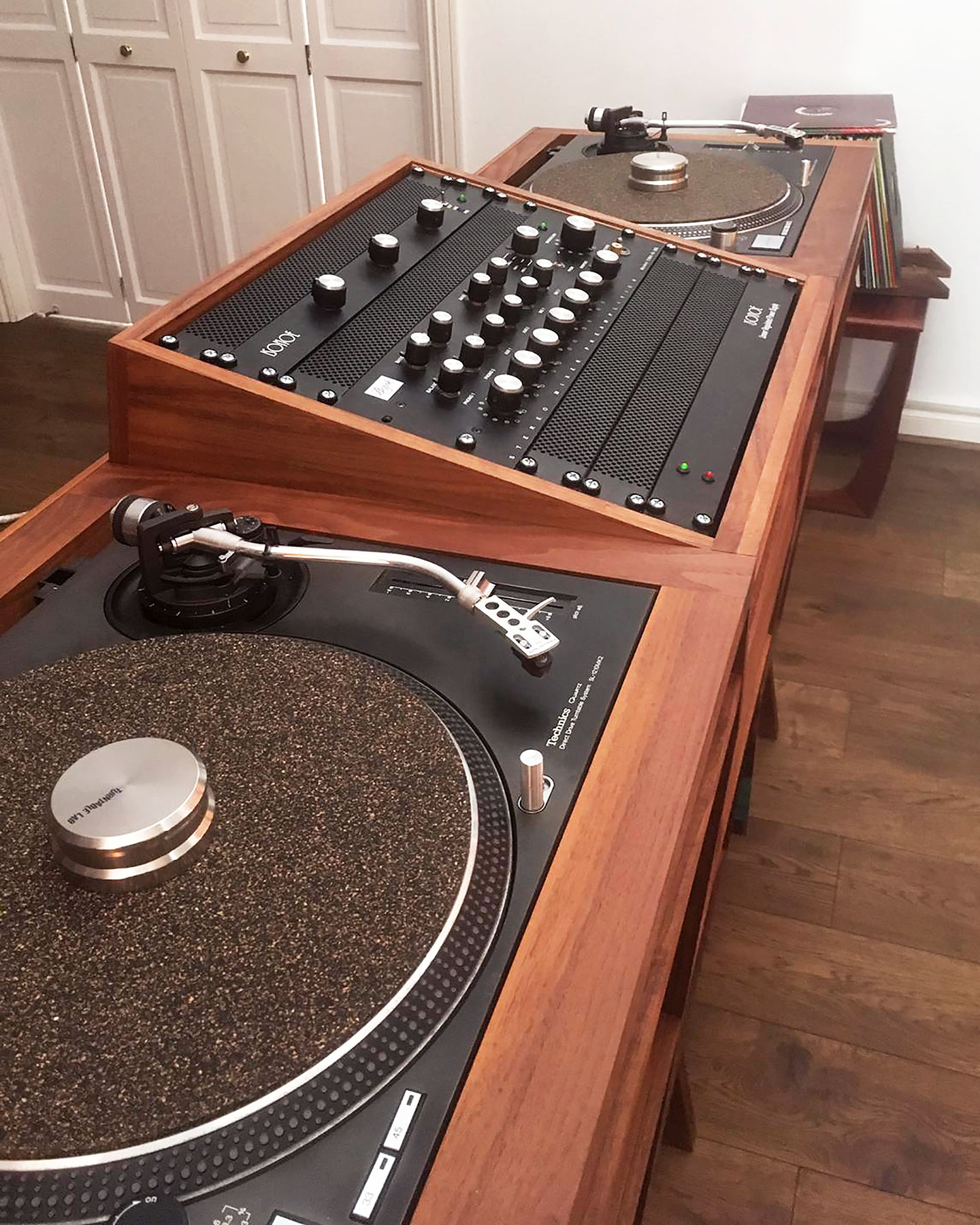 UNIT 3 - Record Decks Console